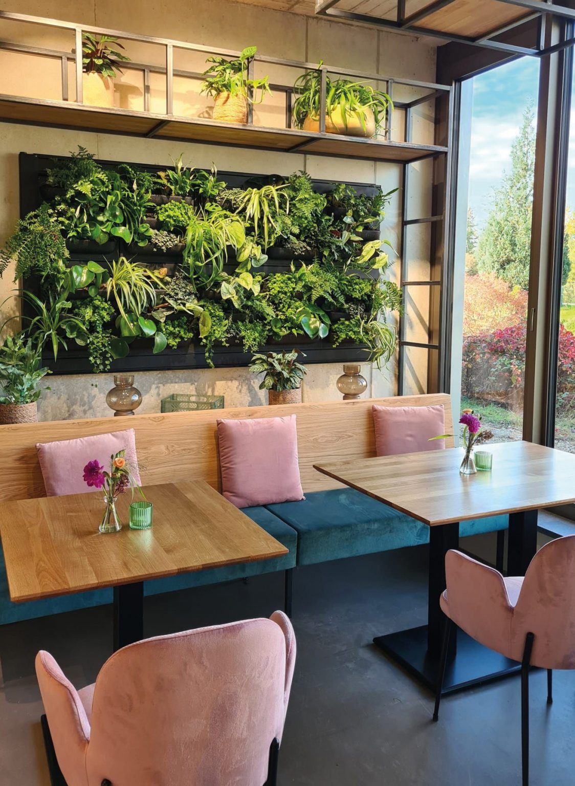 Cafe bloom am Flussufer der Paar in Hohenwart